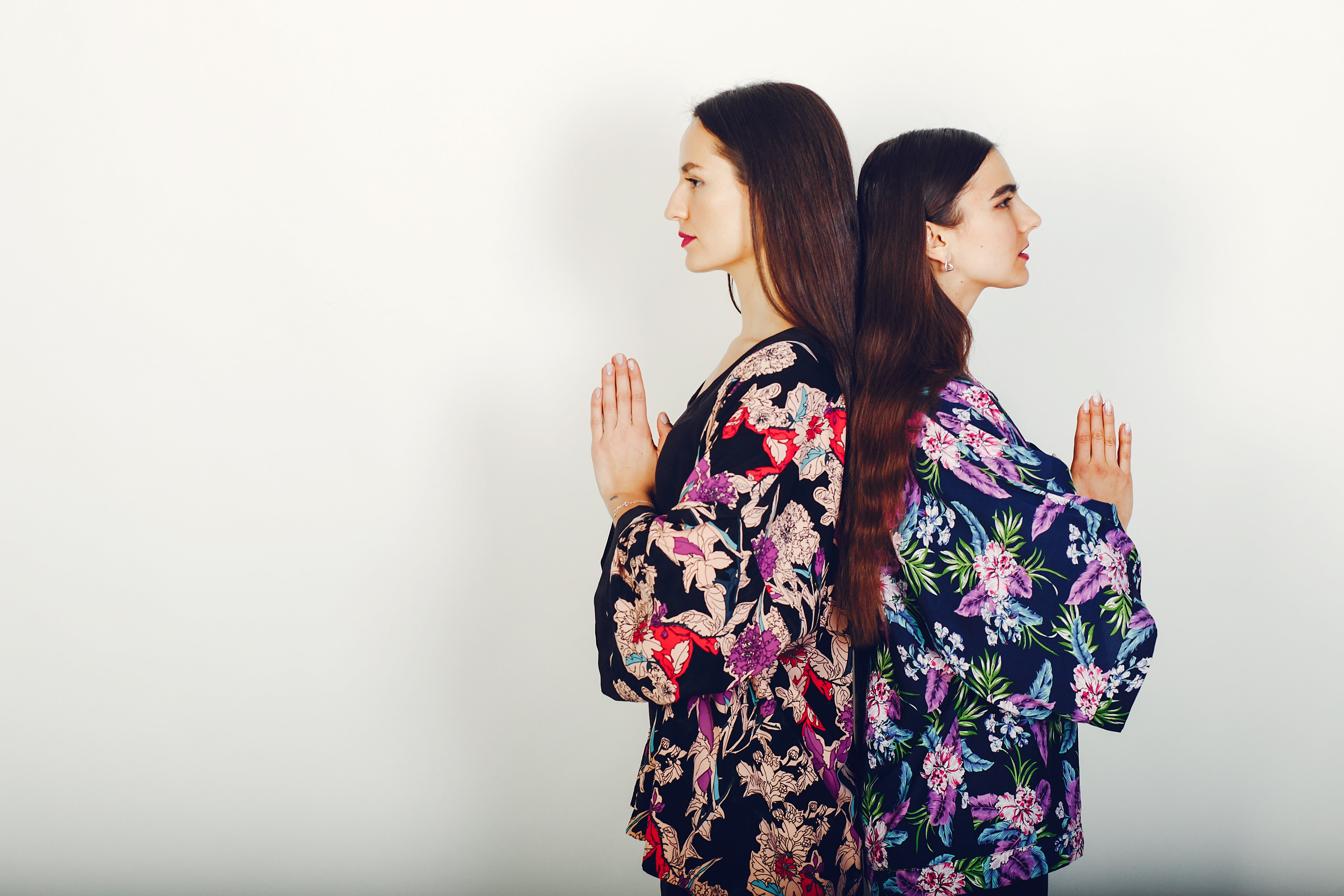 How to Style Silk Kimonos for Work, Weekend & Travel? – Silk Ranch